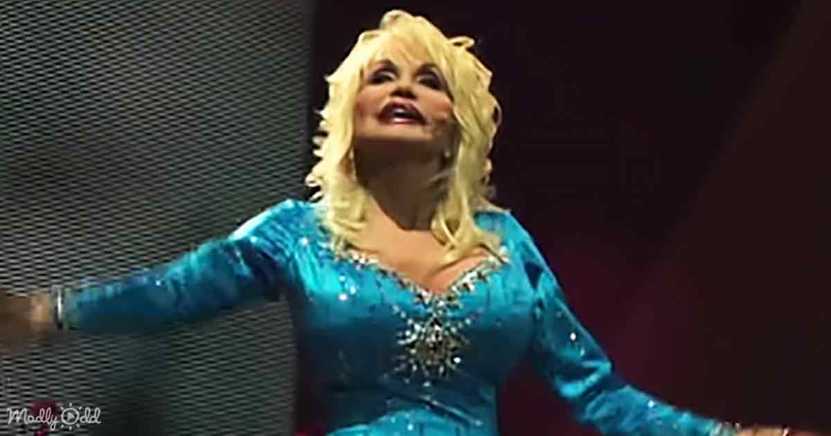 Thousands Flock to Stadium to Hear Dolly Parton Sing “Here You Come ...