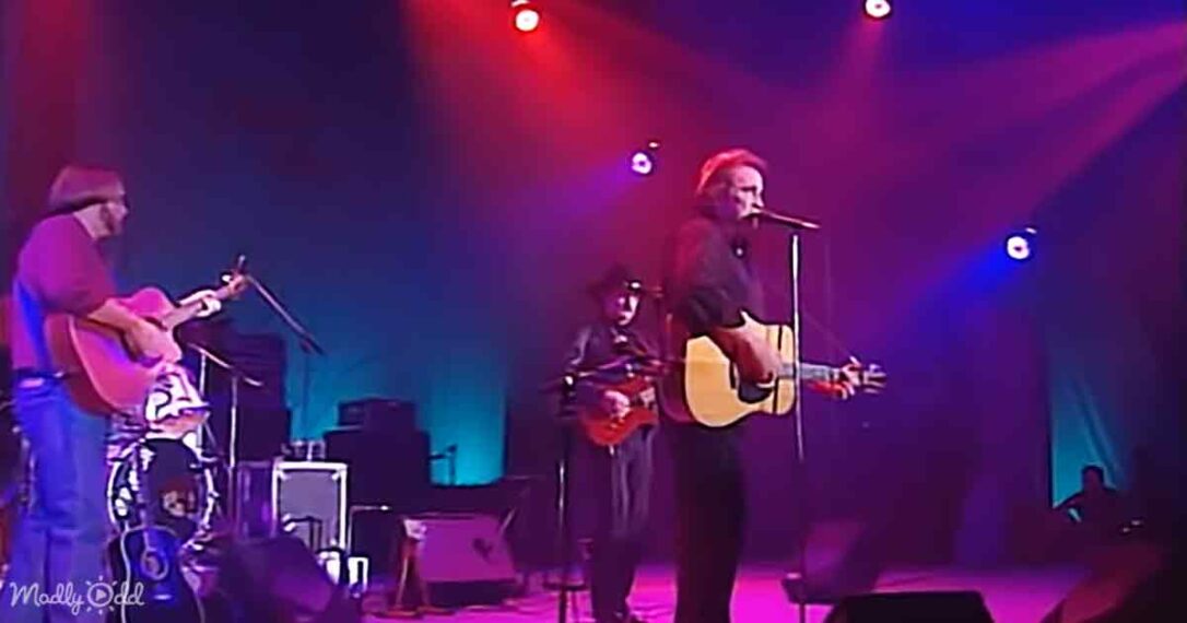 Johnny Cash turns up the heat with ‘Ring of Fire’ – Madly Odd!