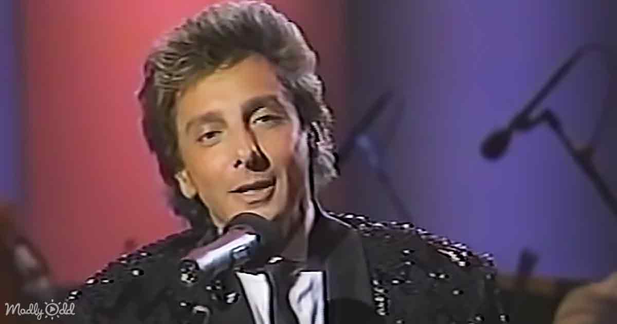 Barry Manilow sings ‘America the Beautiful’ with Whitney Houston and ...