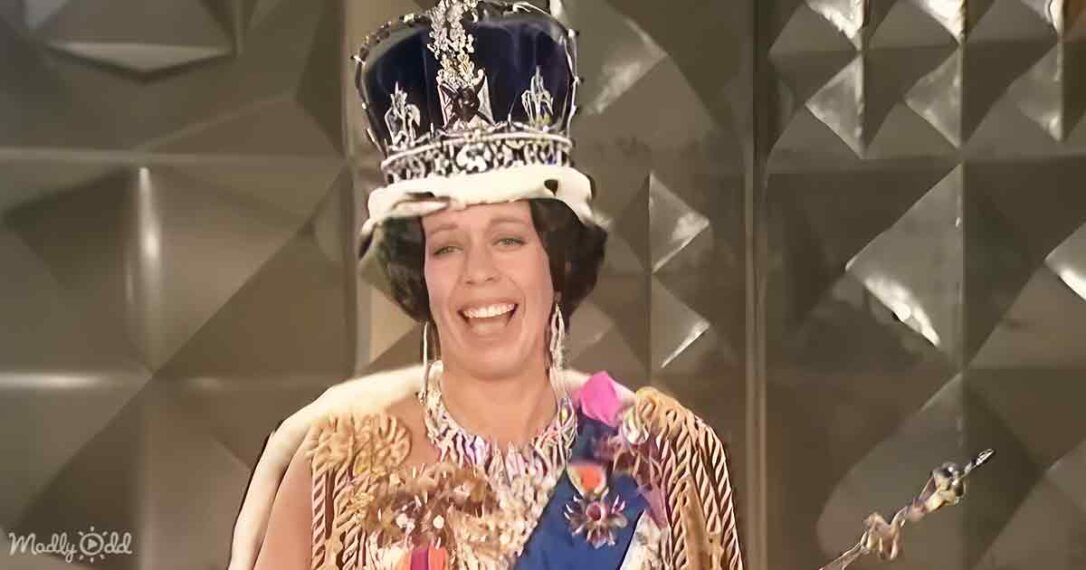 Carol Burnett’s Royal Comedy: A Skit That Will Have You Laughing Like a Queen – Madly Odd!
