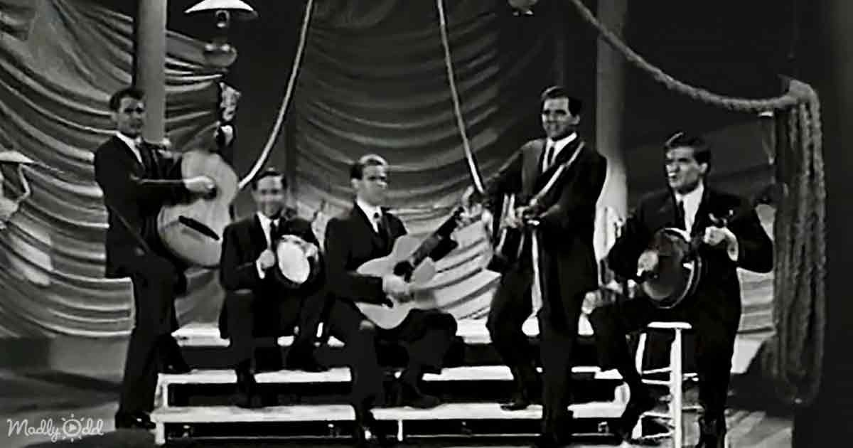 The Highwaymen’s Classic Hit ‘Standing By The Gate’ in 1964 – Madly Odd!