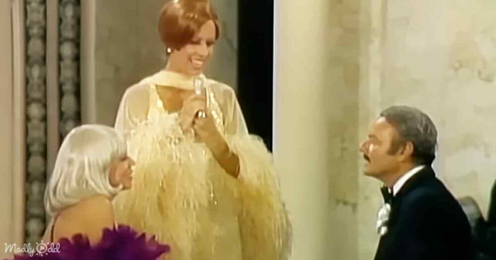 Carol Burnett Takes the Stage as a No-Holds-Barred Lounge Singer ...