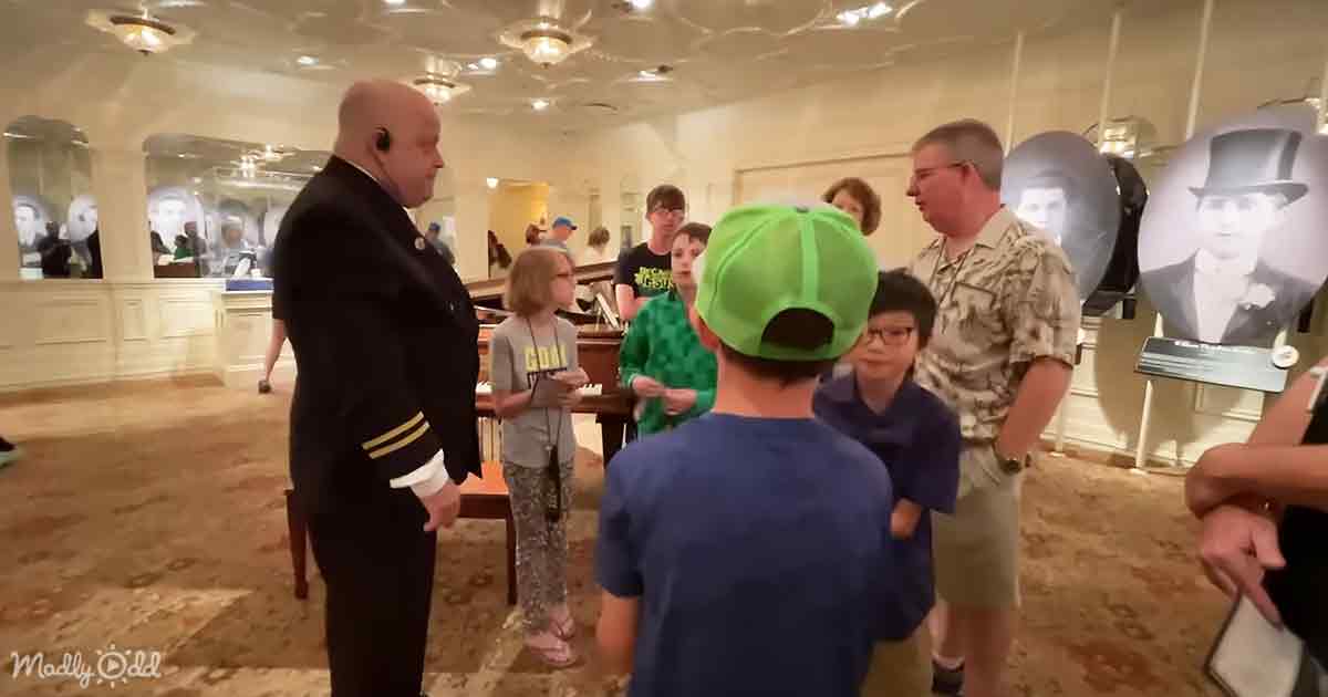 Child Prodigy Stuns Titanic Museum Visitors with Piano Skills – Madly Odd!