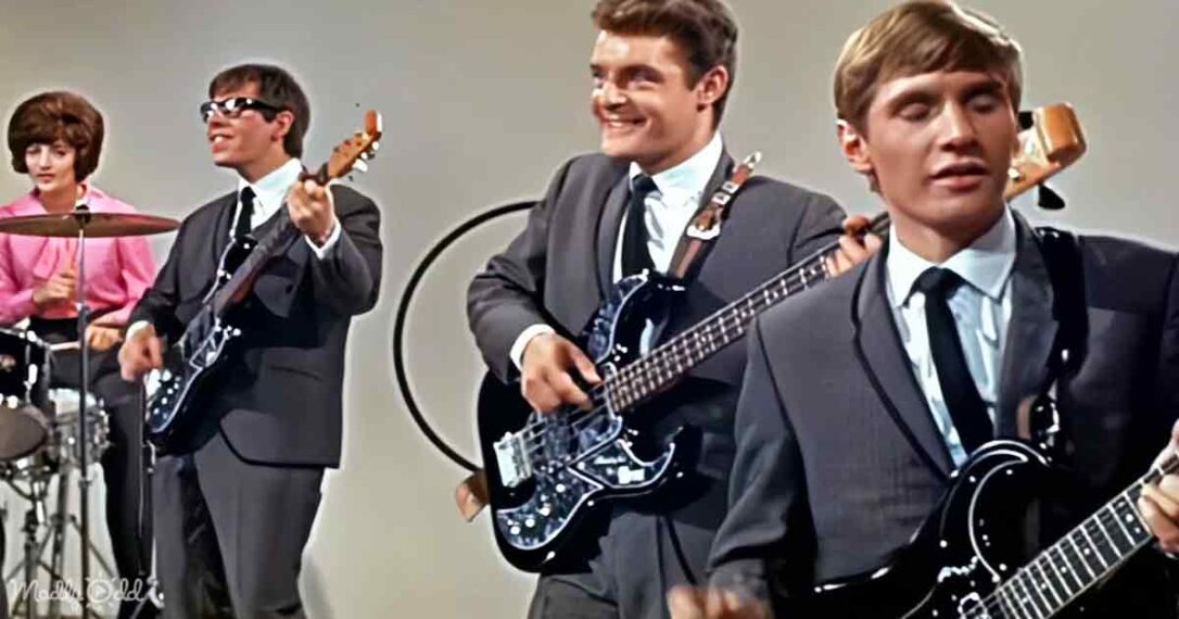 The Honeycombs’ 1964 ‘Have I The Right’ Rocks the Stage – Madly Odd!