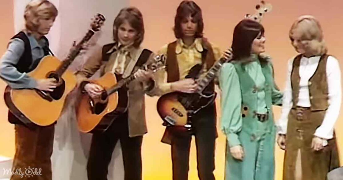The New Seekers Shine in Ed Sullivan’s Farewell Episode with ‘Your Song ...
