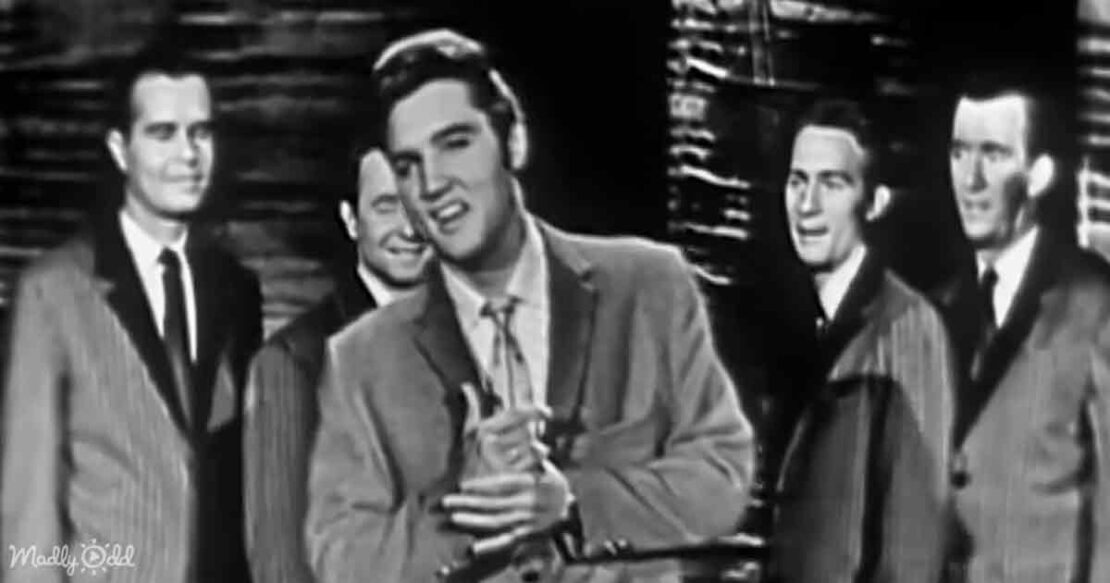In 1956, Elvis Presley serenades ‘Love Me’ – Madly Odd!
