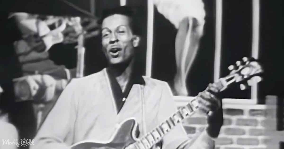 Rock Out to Chuck Berry’s Iconic ‘Johnny B. Goode’ in 1965 – Madly Odd!