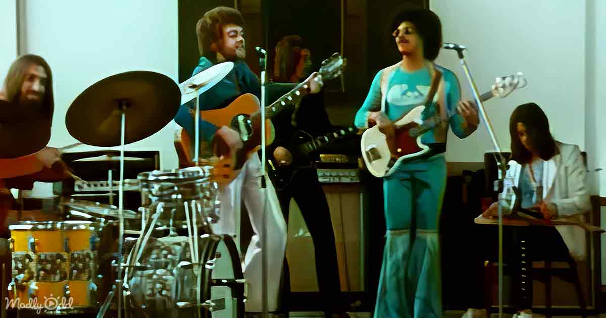 Relive 1972 with Stealers Wheel’s ‘Stuck In The Middle With You ...