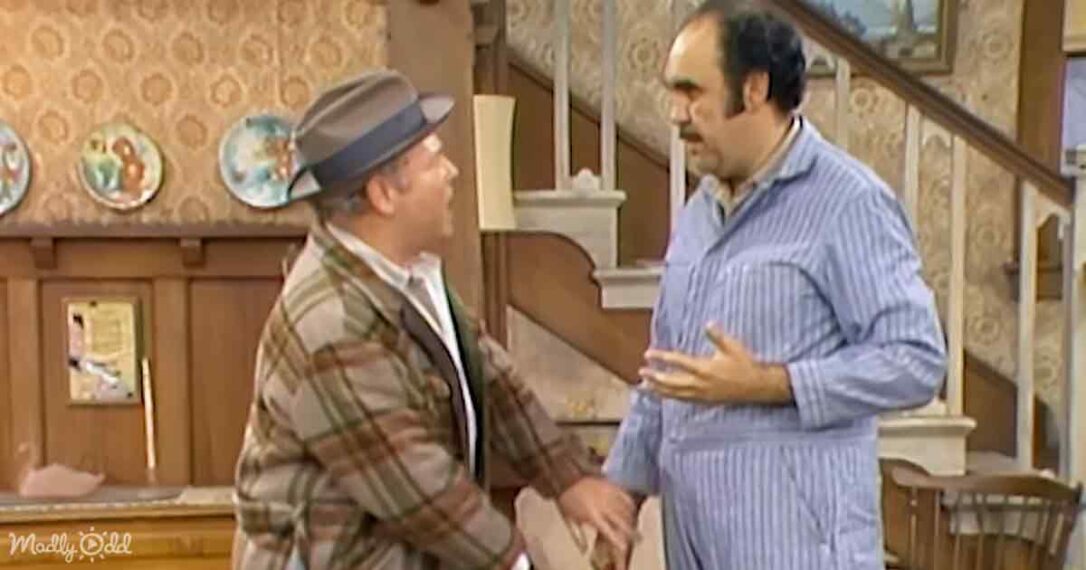 Archie Bunker’s funny encounter with a mafia plumber… – Madly Odd!