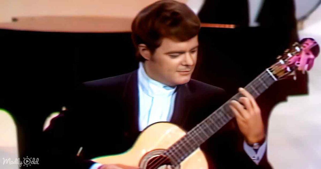 Travel Back to 1968 with Mason Williams’ ‘Classical Gas’ – Madly Odd!