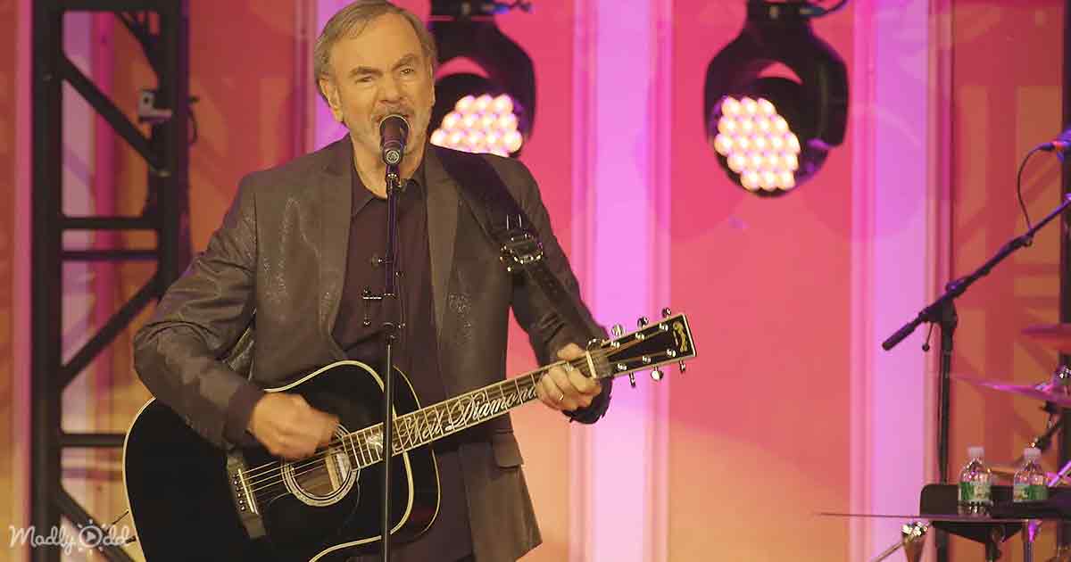 Neil Diamond belts out a believer’s dream, “I’m A Believer” live ...