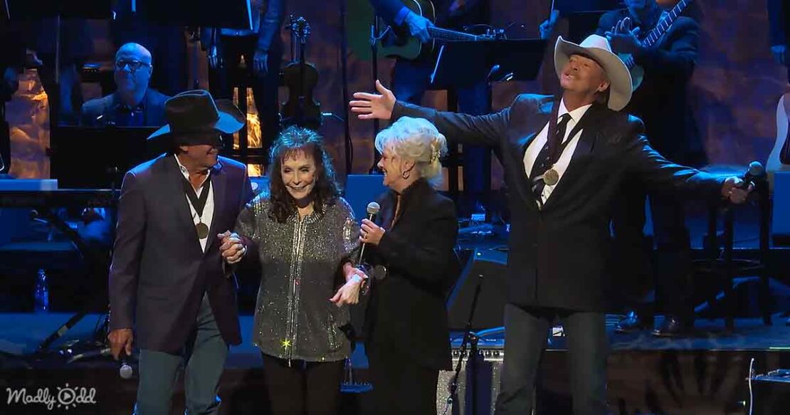 Country Music Hall of Fame performance with legends Alan Jackson and ...