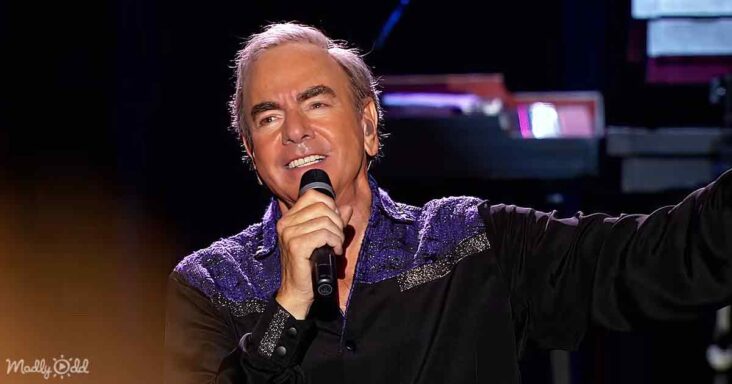 Neil Diamond’s sensational serenade of “Sweet Caroline” live in 2012 ...