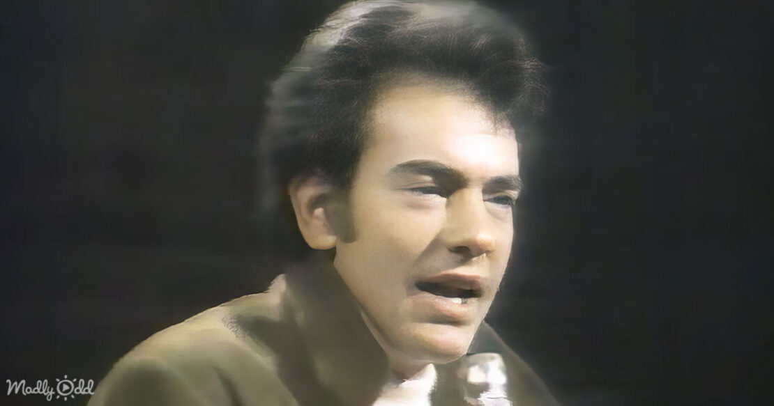 Neil Diamond’s stunning ’60s serenade sends shivers – Madly Odd!