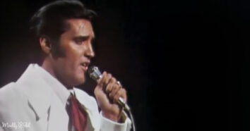 The Passion of Elvis Presley: Even Backup Singers Can’t Hide Their ...