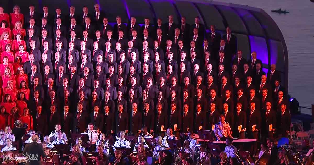 Church Choir Unleashes Full Power in Majestic ‘Battle Hymn’ – Madly Odd!