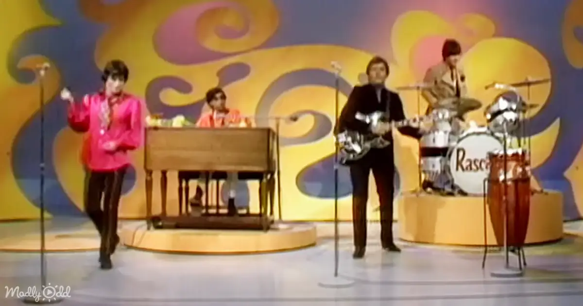 Flashback to The Young Rascals’ 1967 Iconic “A Girl Like You”
