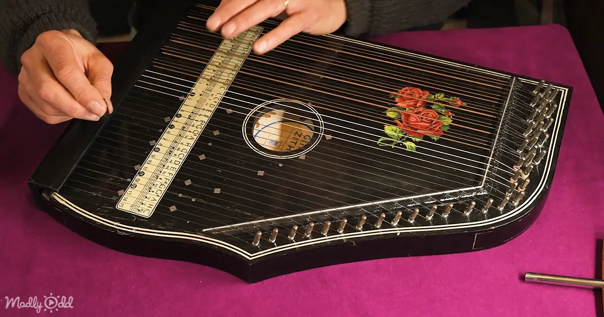 5.5 million enchanted by the harmonious ‘Sounds of Silence’ on a zither ...